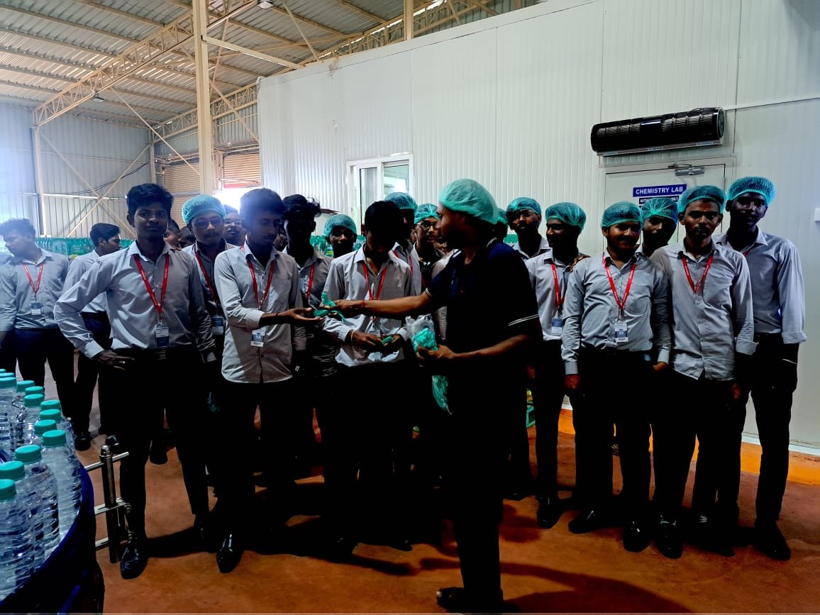 First year Engineering Students Embark on Industrial Visit - Rohini ...